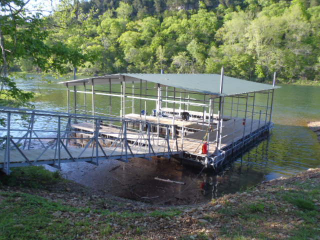 Cranor's White River Lodge on the White River | Cotter, Arkansas